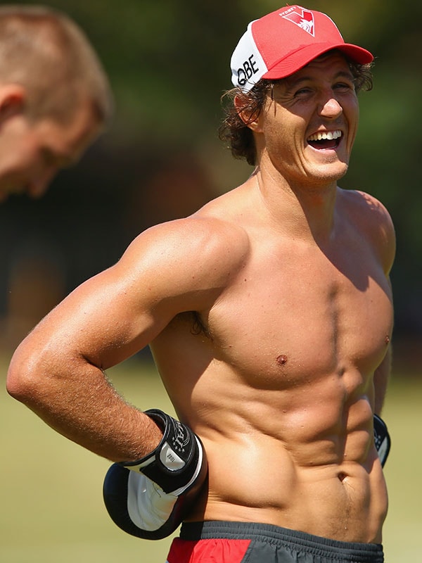 Tipp and Bud box on ahead of full training return