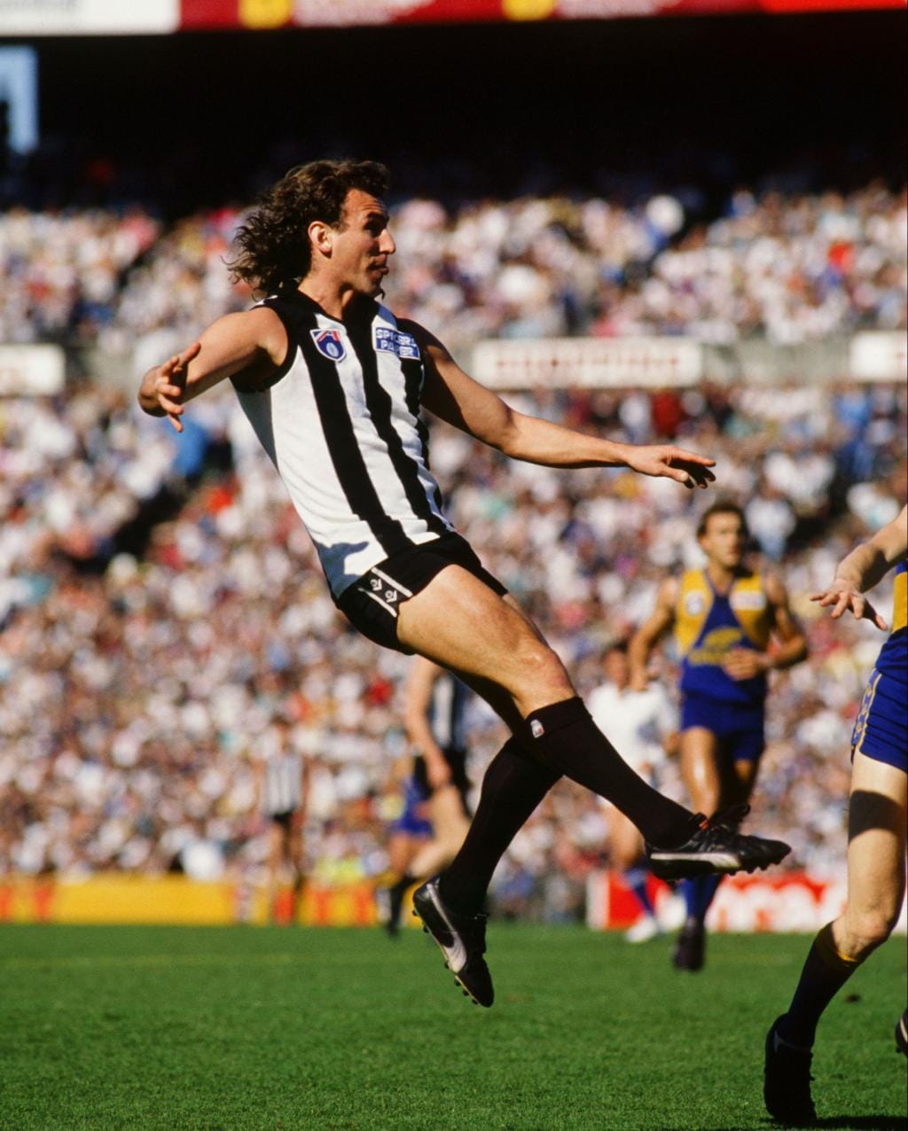 Suma's boot: When the Pies and Eagles were drawn together