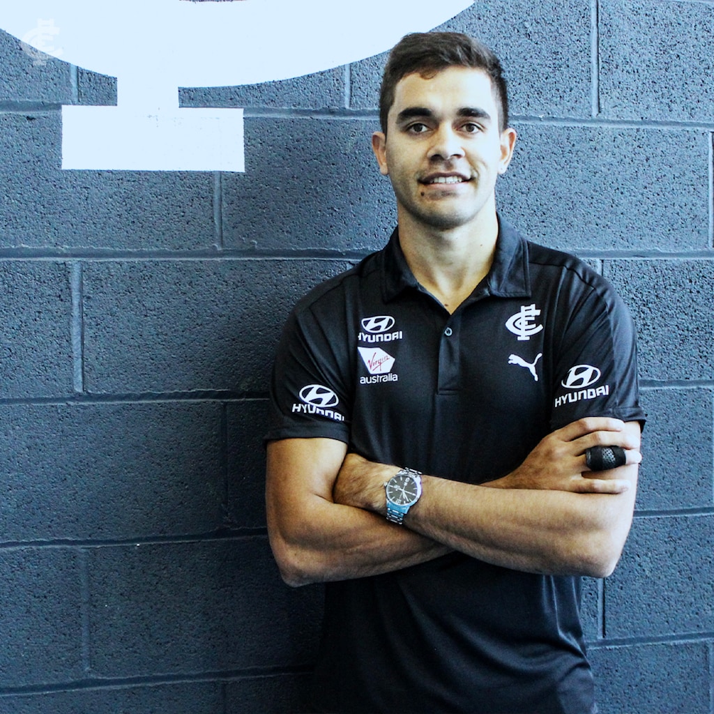 First photos: Martin arrives in Navy Blue