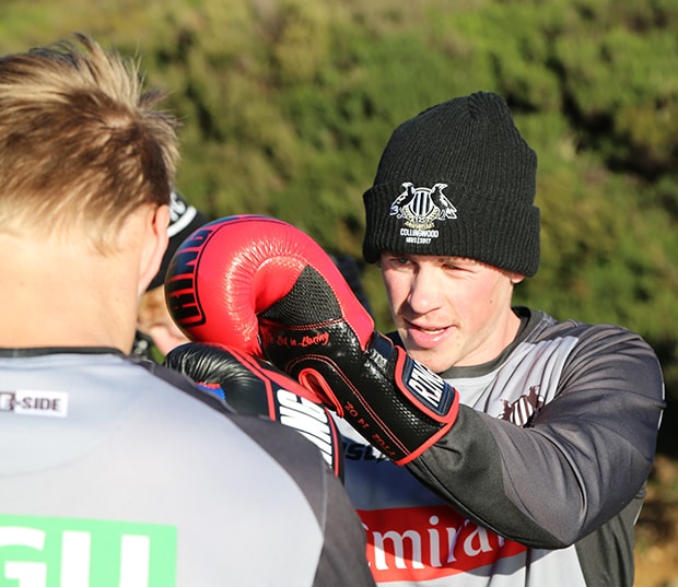 Photos: Magpies box on