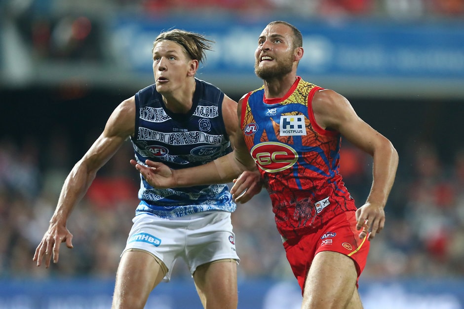 Photo Gallery - Round 10