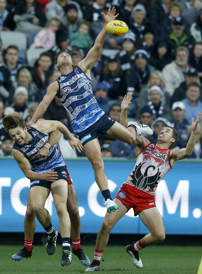 Photo Gallery - Round 11