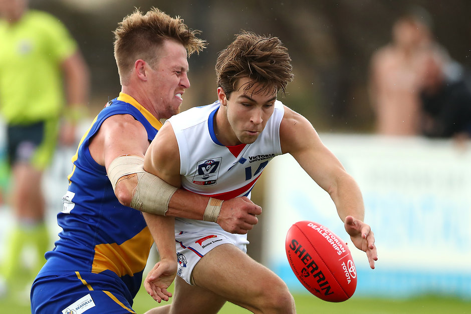 Is the bird dead or alive? Bevo gets theatrical for a famous Dog debut