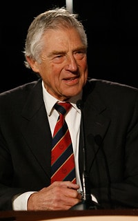 Neil Roberts officially a Legend - saints.com.au