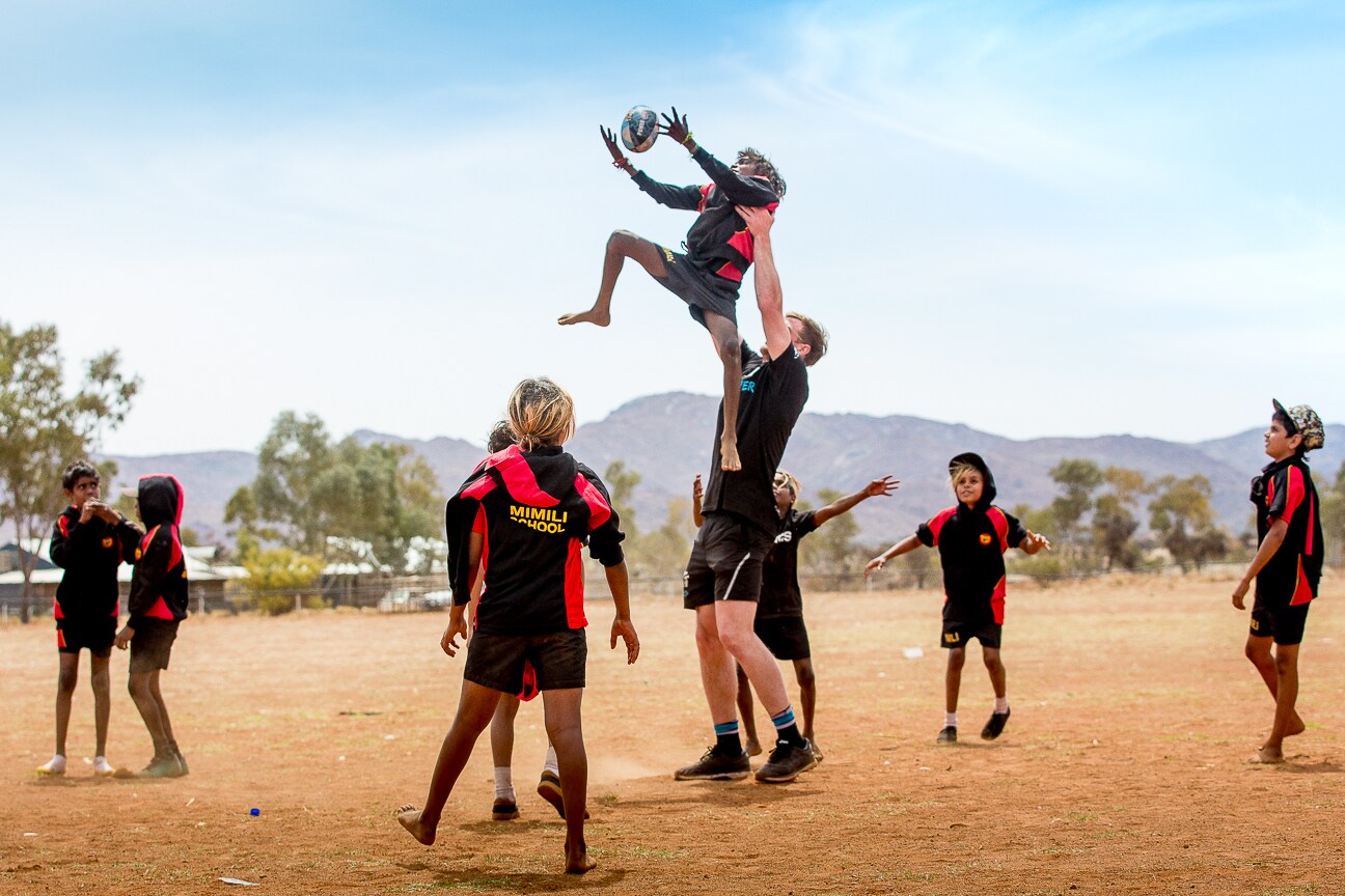 Hartlett, Jonas join APY Lands trip