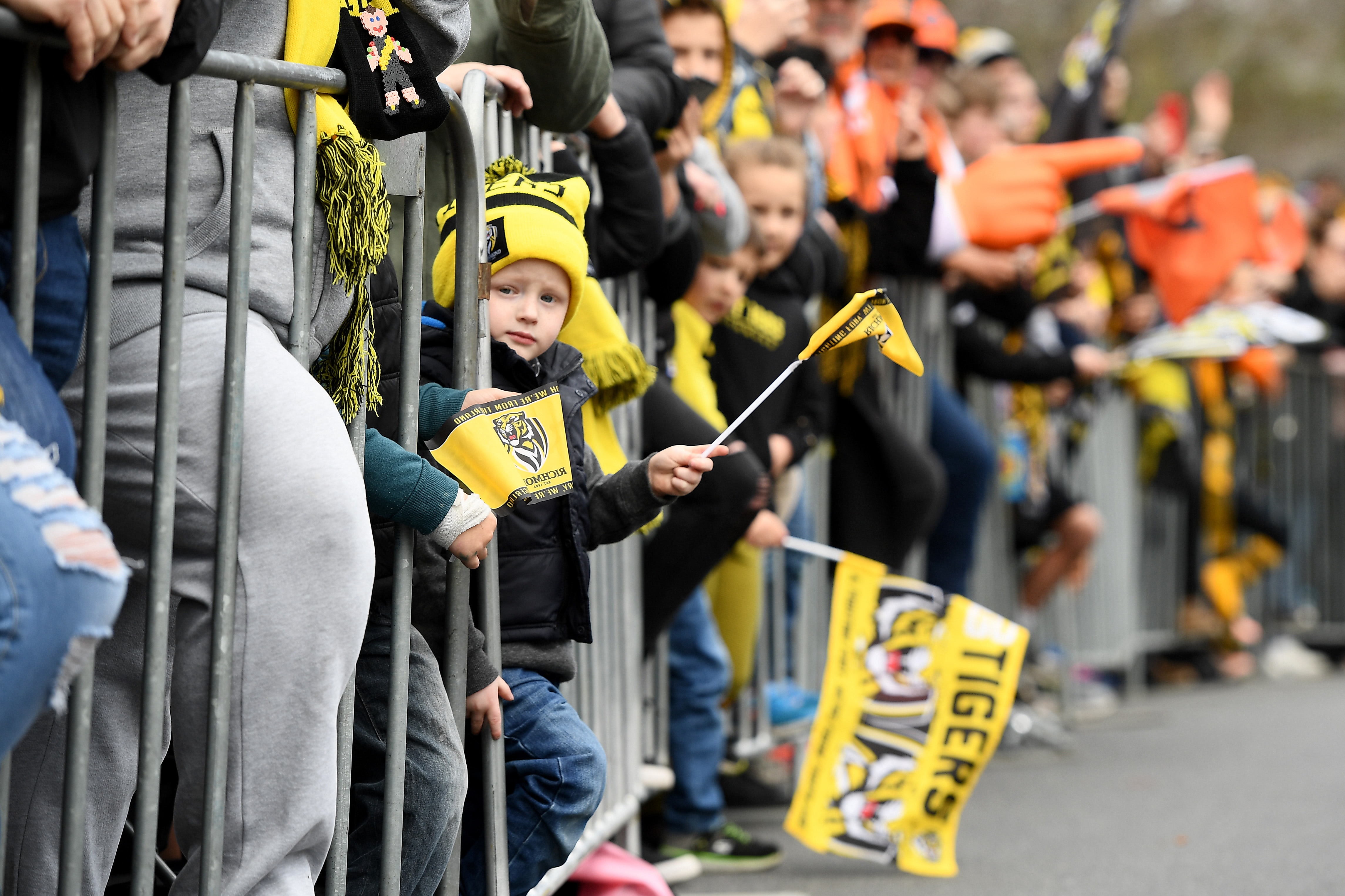 Melbourne painted yellow and black for Grand Final parade